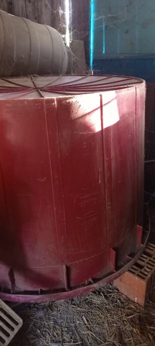 plasticne posude za groźde