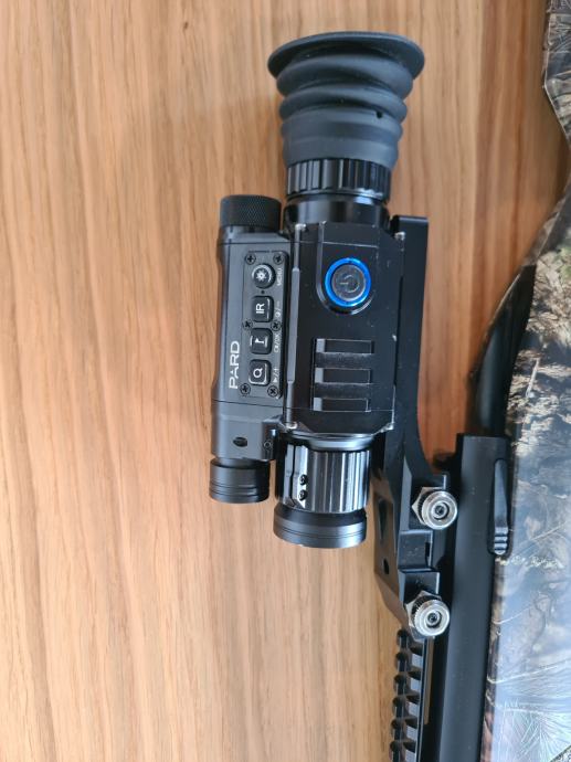 Dan Noc optika PARD 008