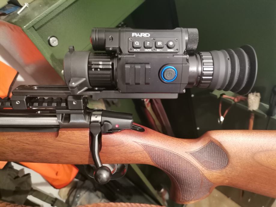 PARD 008P SA BRZOSKIDAJUĆIM NOSAČEM ZA WEAVER ŠINU