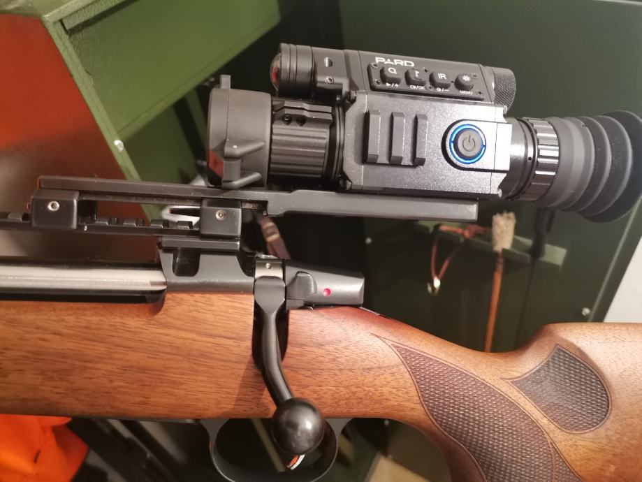 PARD 008P SA BRZOSKIDAJUĆIM NOSAČEM ZA WEAVER ŠINU