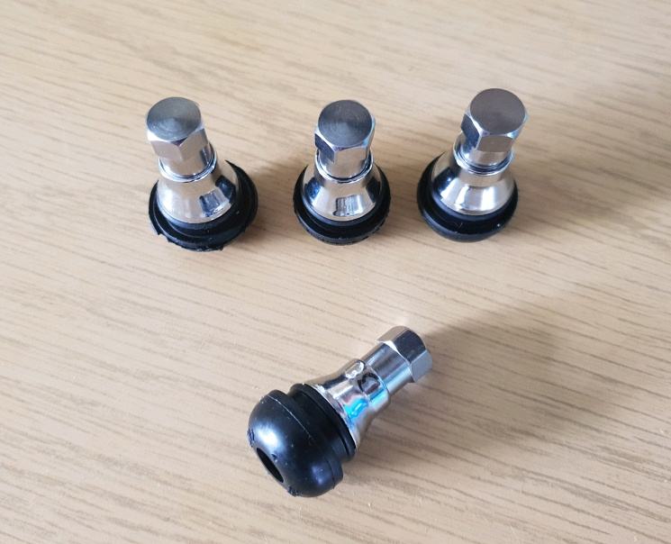 Kromirani auto ventili TR412