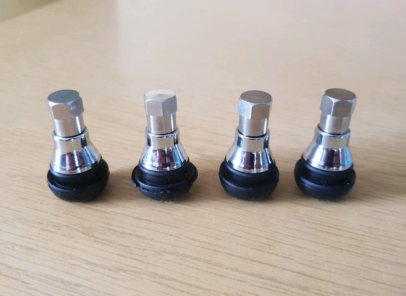 Kromirani auto ventili TR412