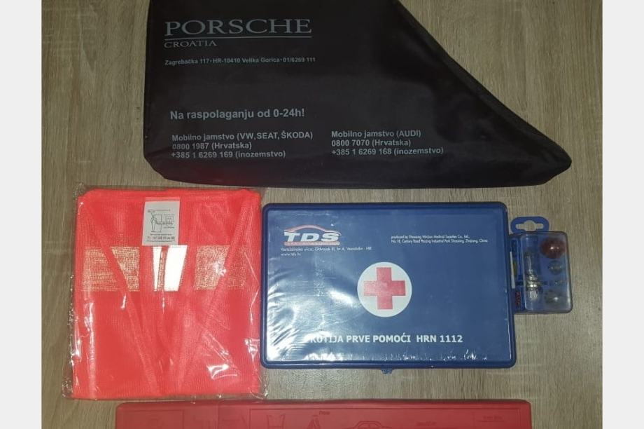 Kutija prve pomoci Set za auto NOVO