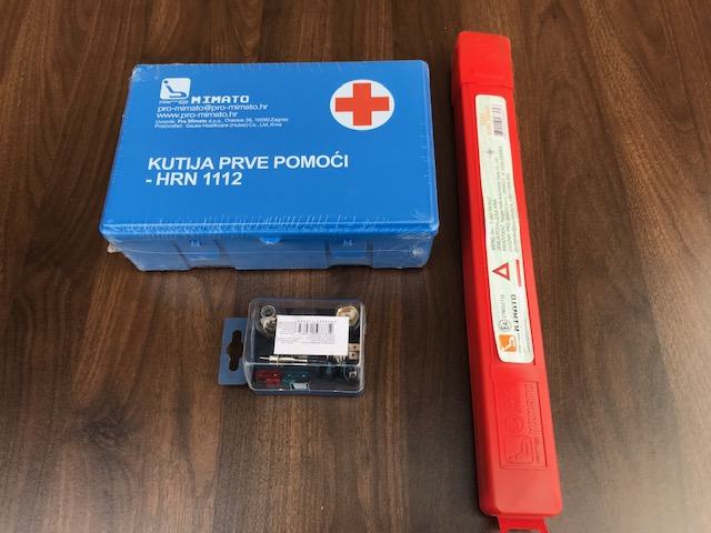 Prva pomoć komplet za auto
