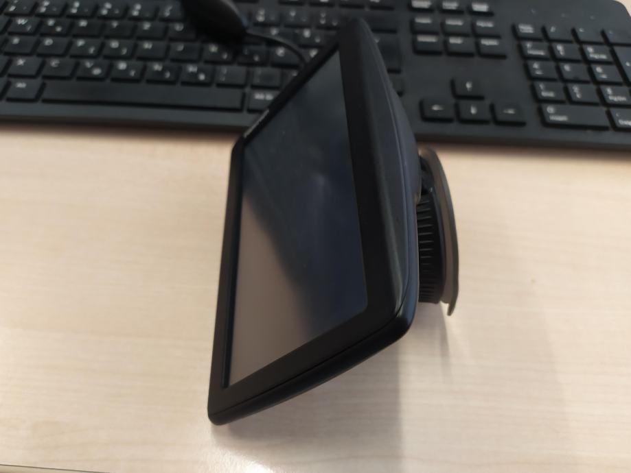 Tom Tom navigacija 4EN52 Z1230