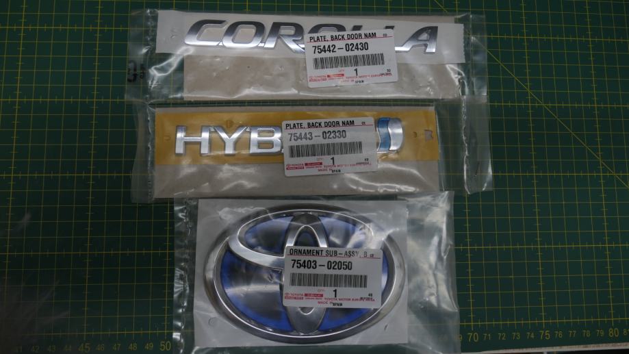 Toyota corolla hybrid amblem