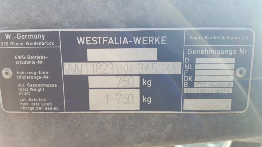AUTOPRIKOLICA LAKA WESTFALIA S NALETNOM KOČNICOM, ARNJEVIMA I CERADOM ...