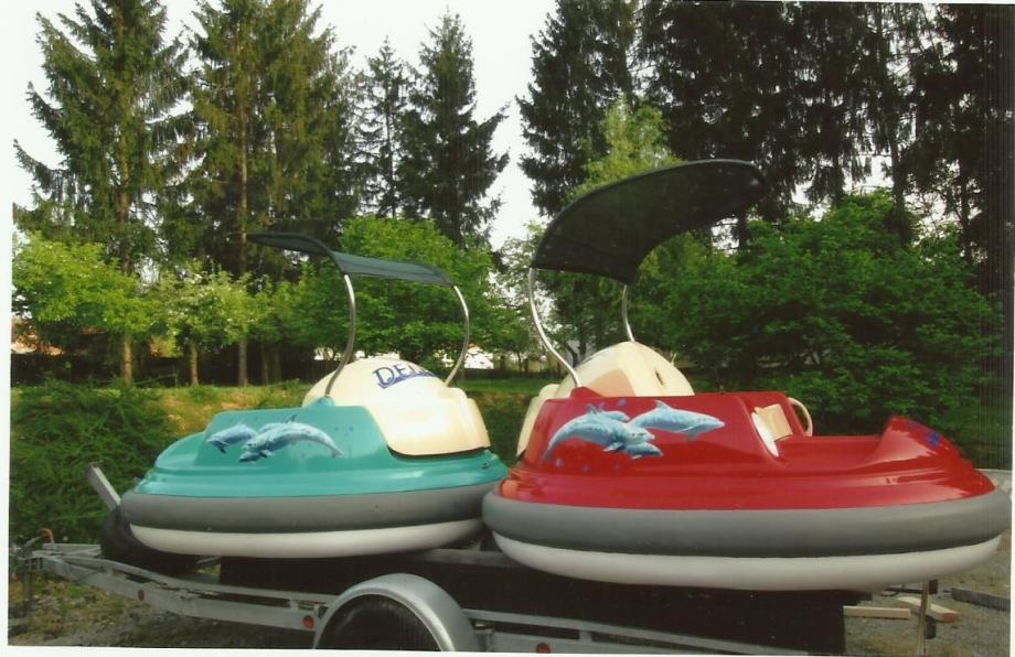 Delfin motorna pedalina