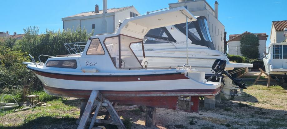 Prodaje se brod Gradac 580