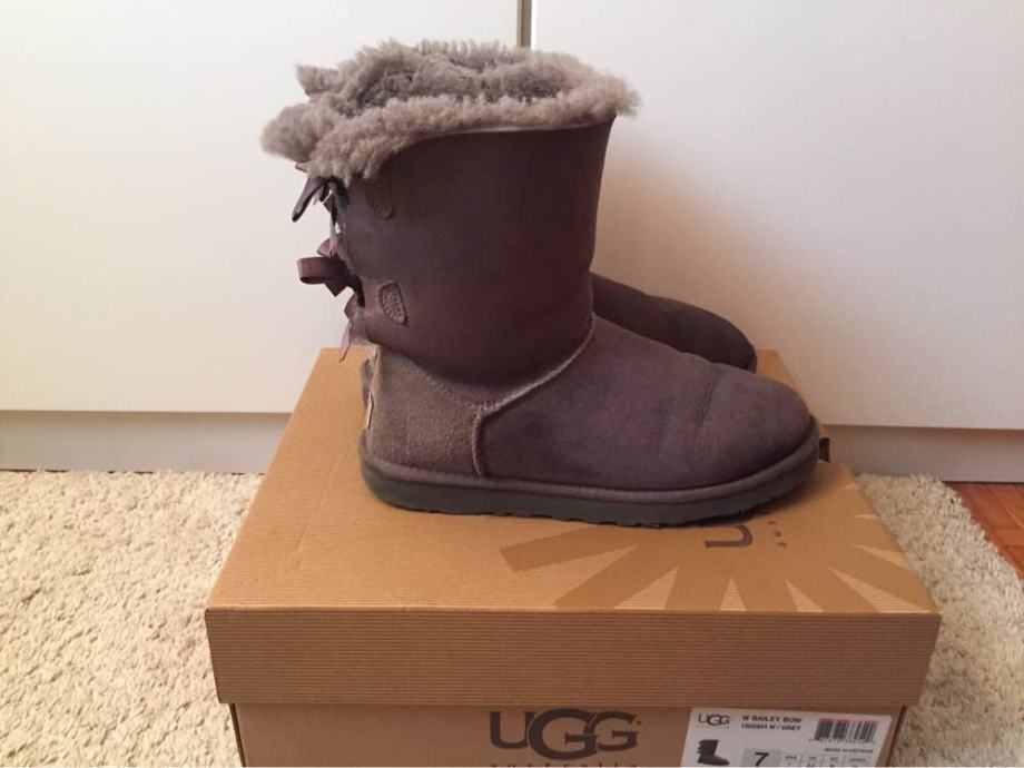 UGG sive ** veličina 38**