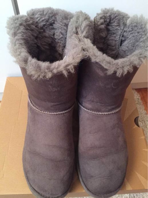 UGG sive ** veličina 38**