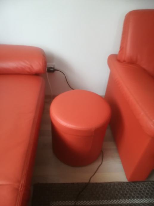 komplet trosjed,dvosjed s tabureom