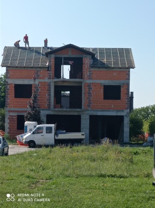 Klasična gradnja - Montažna gradnja -Tesarski radovi-