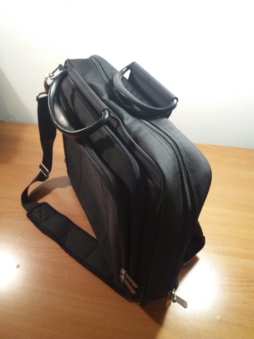 Poslovna torba s više pretinaca