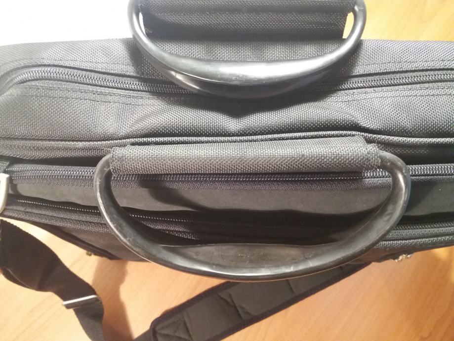 Poslovna torba s više pretinaca