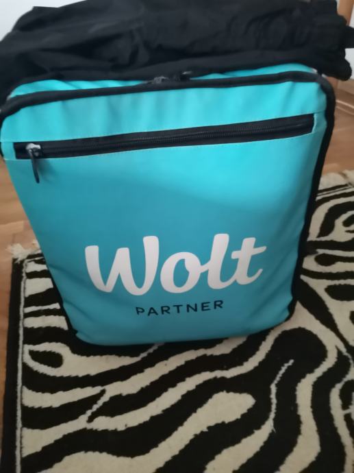 Wolt torba malo koristena i full oprema i rukavice!!