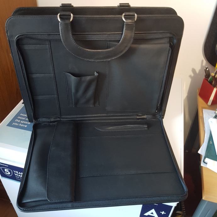 Ženska poslovna torba- od prave kože San Peter