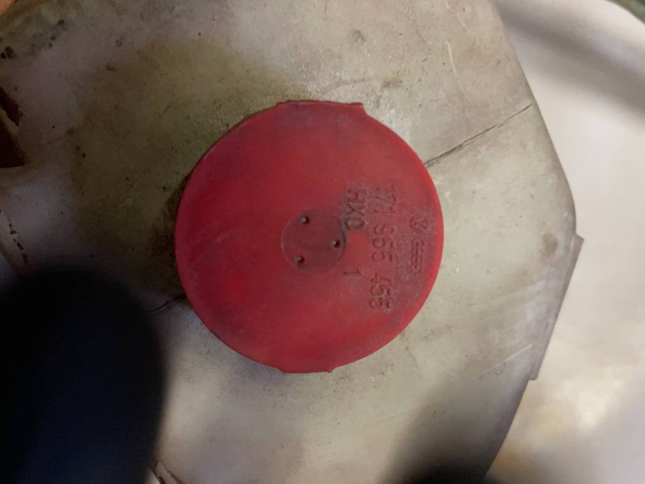 431955453 - SPREMNIK VJETROBRANSKOG STAKLA VW VOLKSWAGEN GOLF MK1