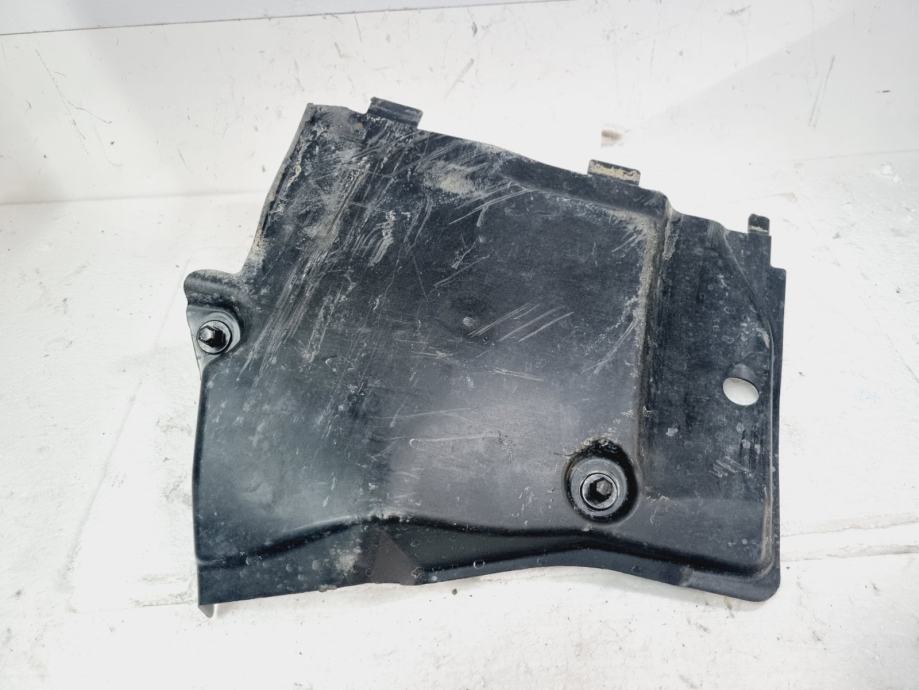 Audi a4 8w b9 desna zaštita obloga ispod vozila 8W0825202