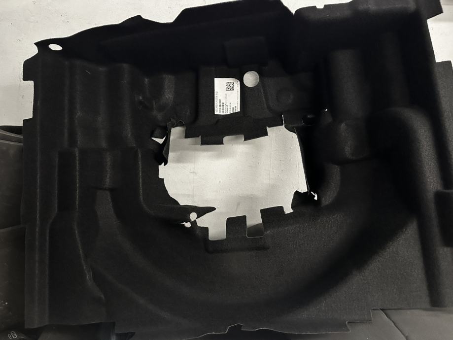 Audi A4 B8 kadica rezervnog kotača za prtljažnik