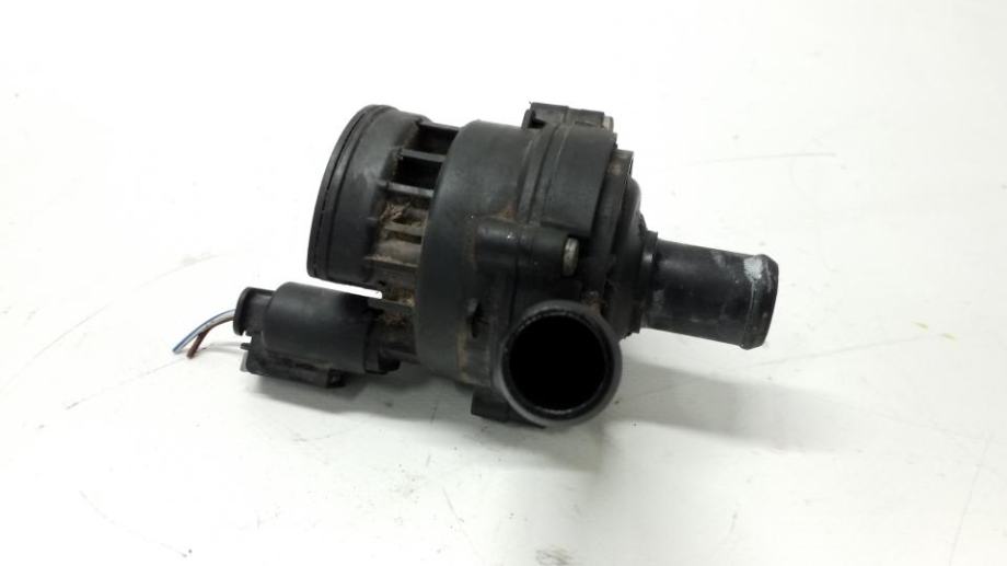 CIRKULACIONA PUMPA 0392023024 A2048350364 A0525453826 MERCEDES CLS 201