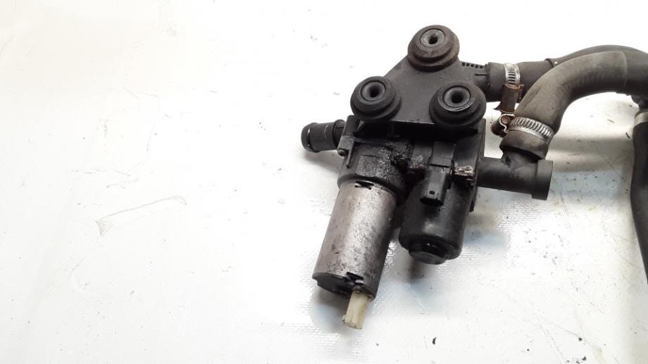 CIRKULACIONA PUMPA 64126951813 BMW E90/91 2005-09