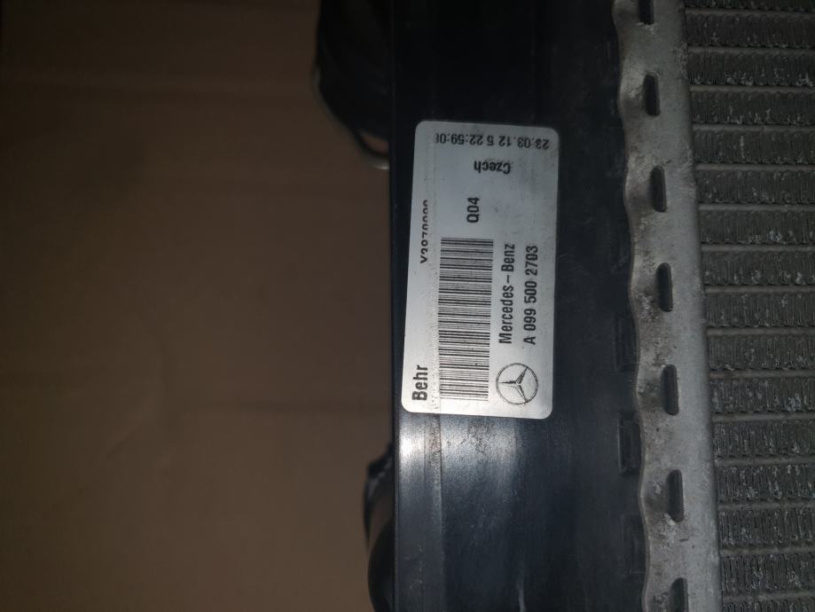 Hladnjak vode Mercedes W204 W207 W212 W218 0995002703