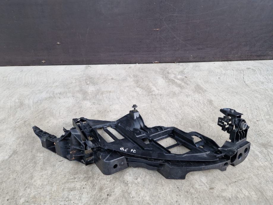 Prednji desni nosac fara i branika VW Golf 6 5K0807890H 5K0807228A