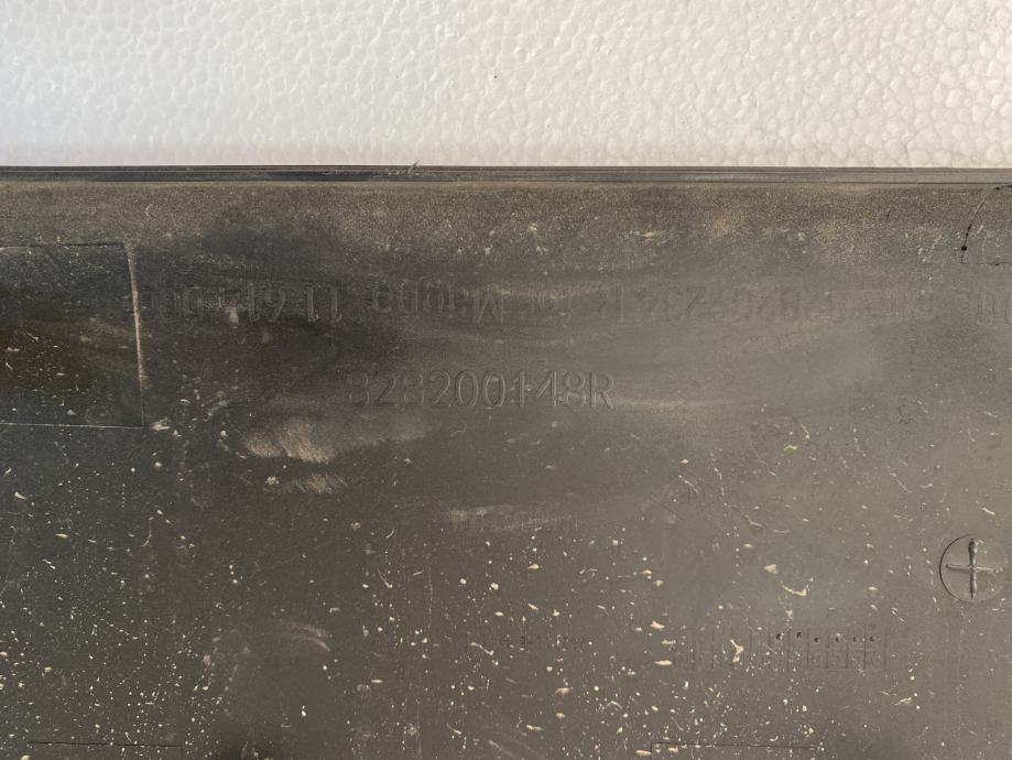 Renault Master III zaštitna lajsna za klizna vrata 828200148R