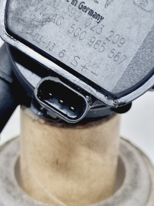 Škoda Octavia 3 Vw Golf 7 vodena pumpa sekundarna pumpa 5G0965567