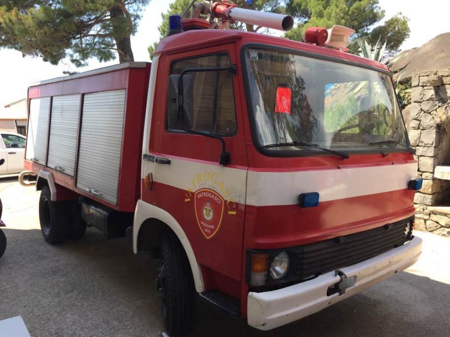Vatrogasno vozilo / Zastava 650AN