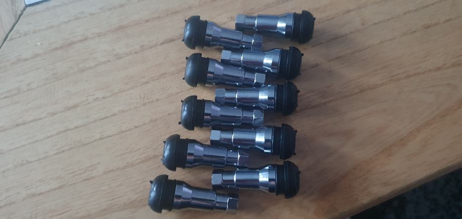 Kromirani ventili za auto gume