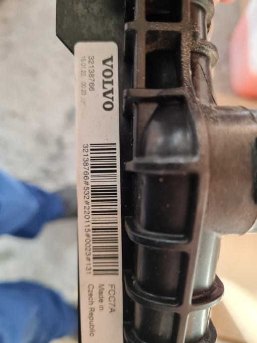 Volvo XC60 hladnjak / kiler visoke temperature, 32138766