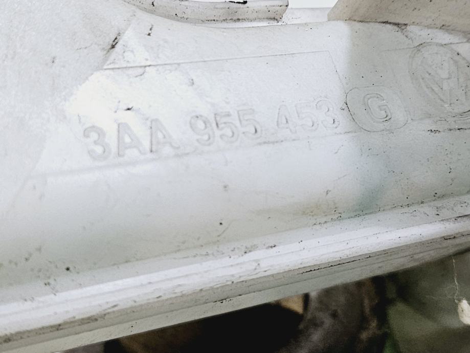 Vw Passat b7 3aa posuda vode za stakla 3AA955453G