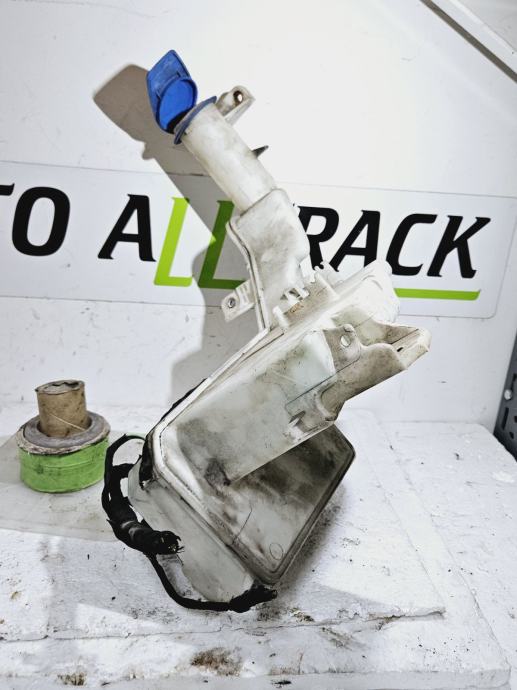 Vw Passat b7 3aa posuda vode za stakla 3AA955453G