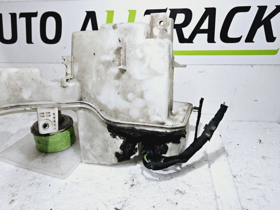 Vw Passat b7 3aa posuda vode za stakla 3AA955453G