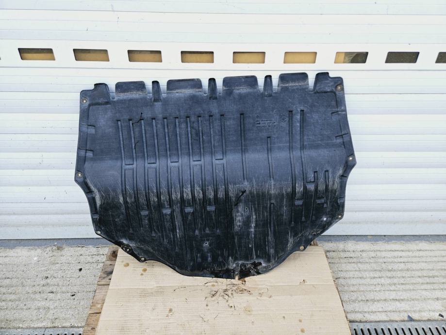 Vw Polo 6r 1.6 tdi obloga zaštita ispod motora 6Q0825237AB