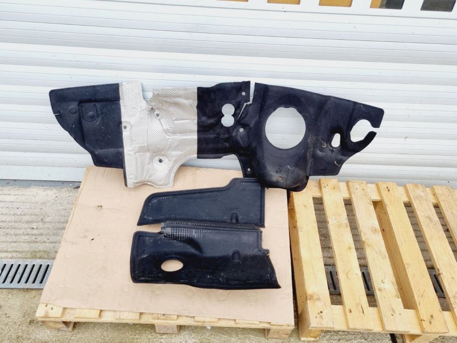 Vw T-Roc 1.0 tsi zvučna izolacija obloga karoserije 3Q0825469