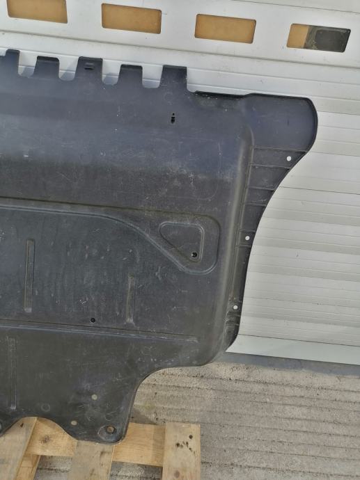 Vw Tiguan oplata ispod motora zaštita 5QF825236