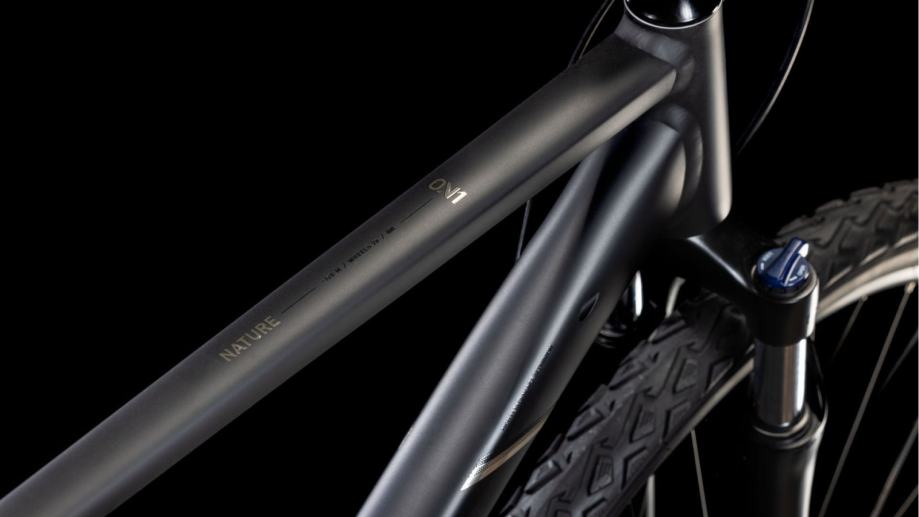 CUBE NATURE ONE BLACK´N´BLACK 2026 58 cm