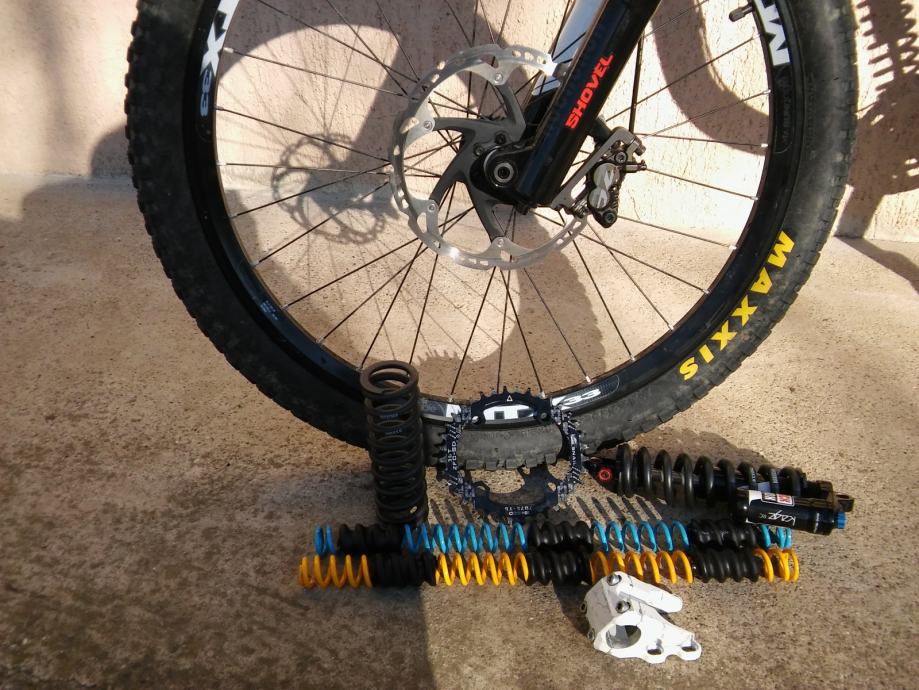 KONA OPERATOR 2013 god. downhill bicikl L veličina