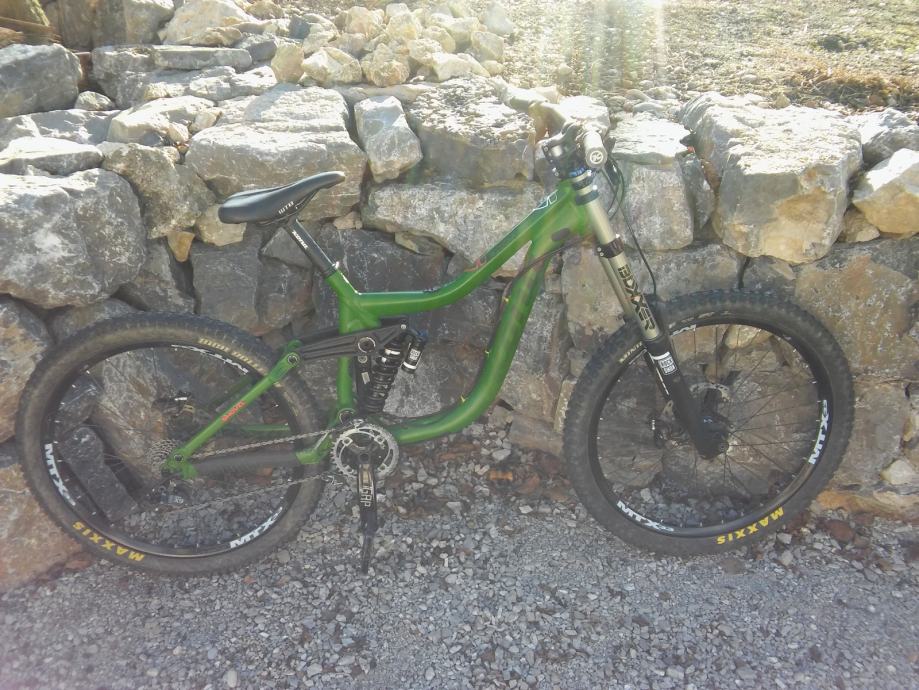 KONA OPERATOR 2013 god. downhill bicikl L veličina