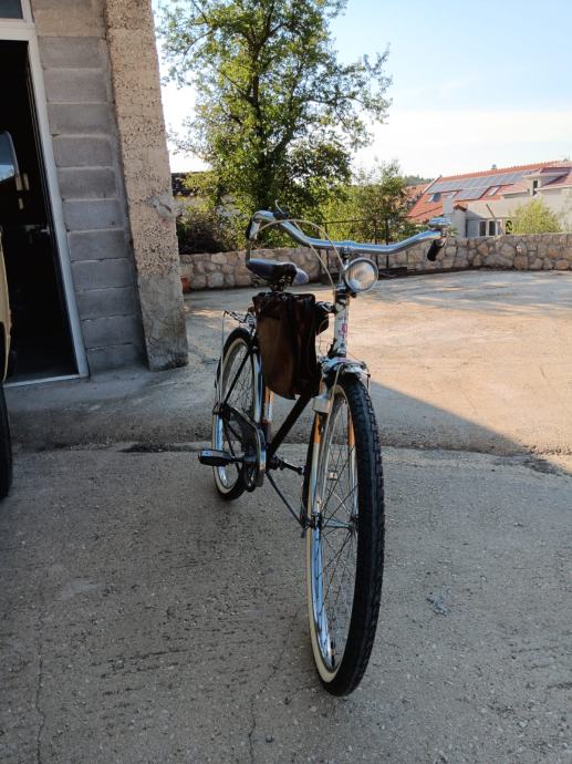 Retro bicikla iz 1960 ih godina. Nova.
