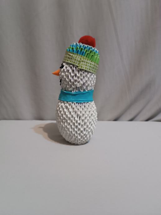 3d origami snjegović