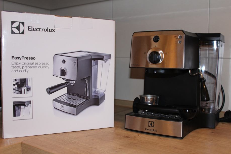 Aparat za kavu electrolux easypresso EEA111