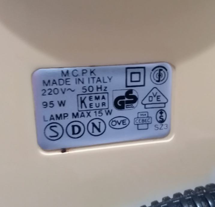 Šivača mašina Singer 7102