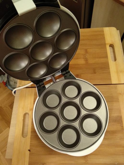 Muffin baker
