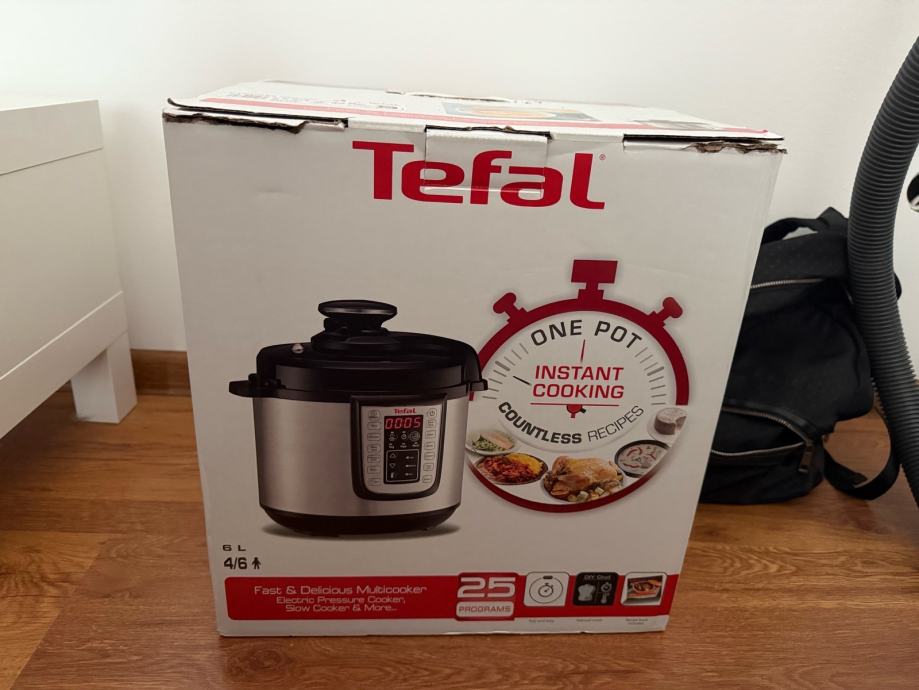 Tefal One Pot Multicooker, model SERIE EPC06