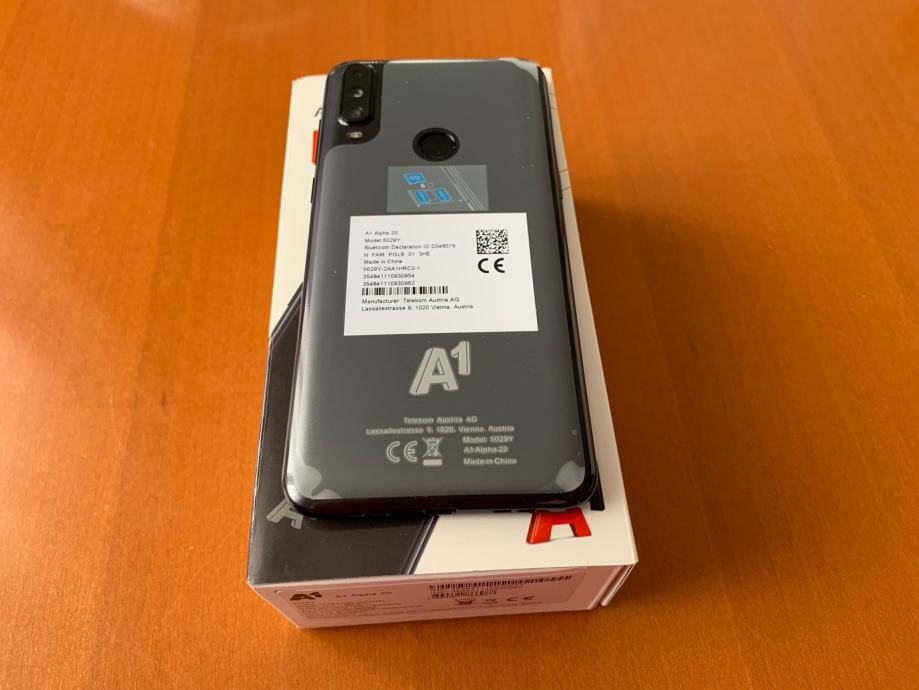 A1 Alpha 20 mobitel + bežične slušalice