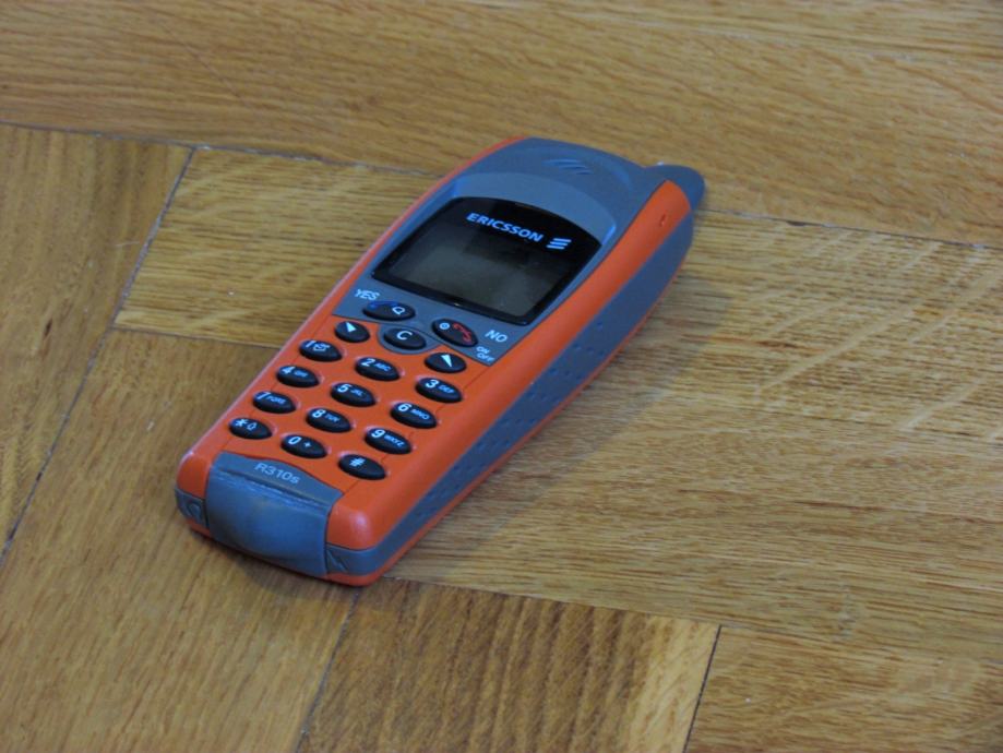 Ericsson R310s Retro Mobitel
